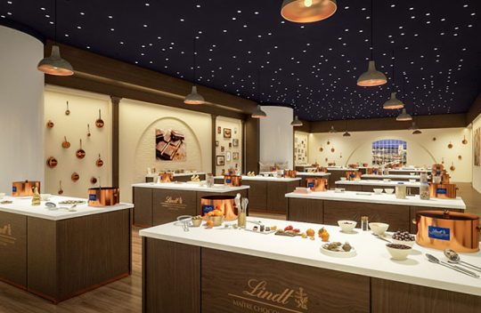 Make chocolate yourself in the Lindt CHOCOLATERIA